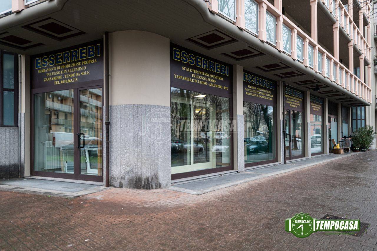 Locale commerciale in Vendita