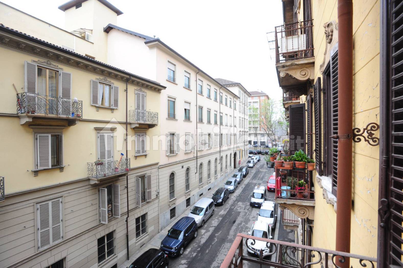 Quadrilocale via Salerno 5, Aurora, Torino