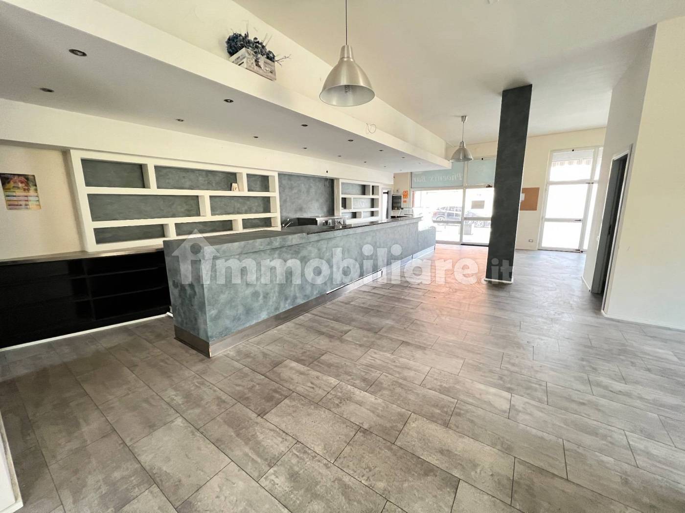 Locale commerciale in Vendita