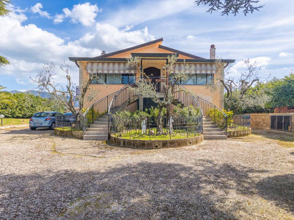 Vendita Villa unifamiliare in via Civita Castellana 150 Faleria. Da ...