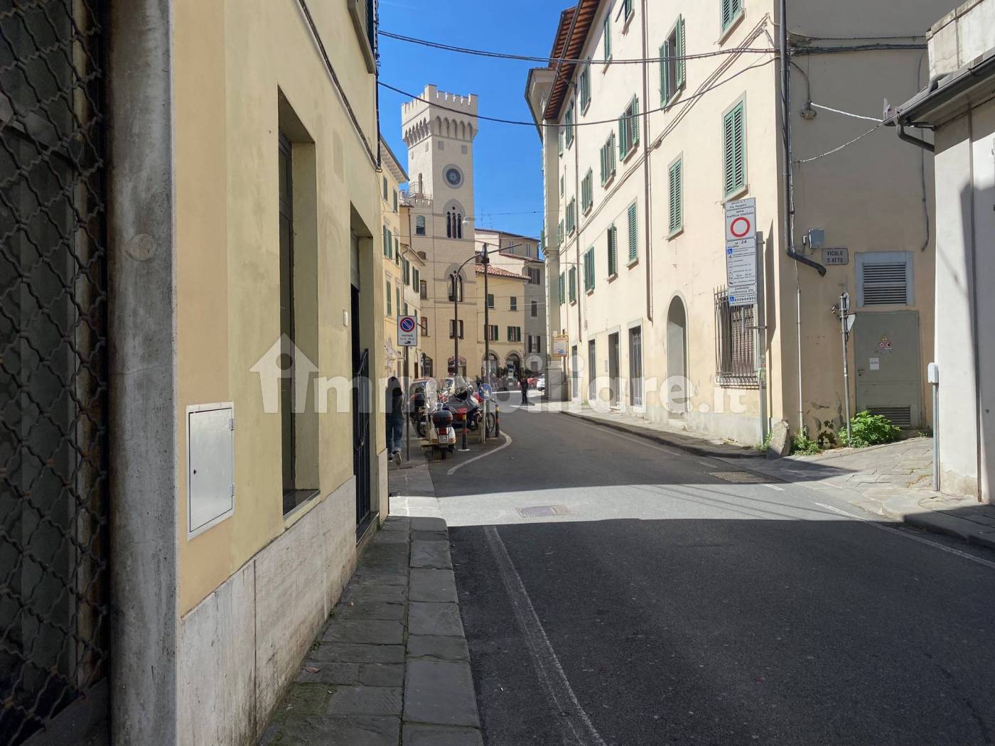 Locale commerciale in Vendita