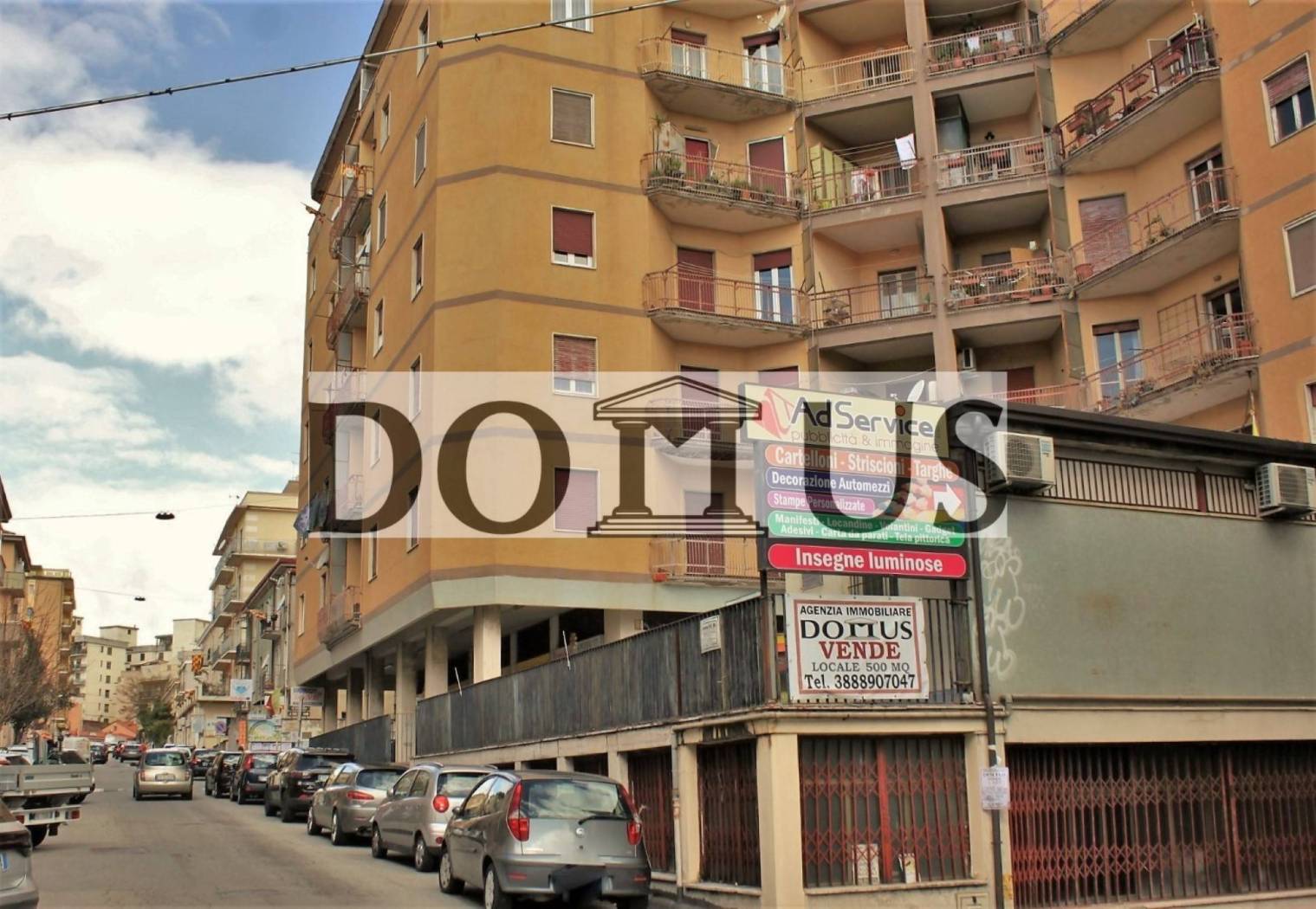 Locale commerciale con laboratorio in Vendita