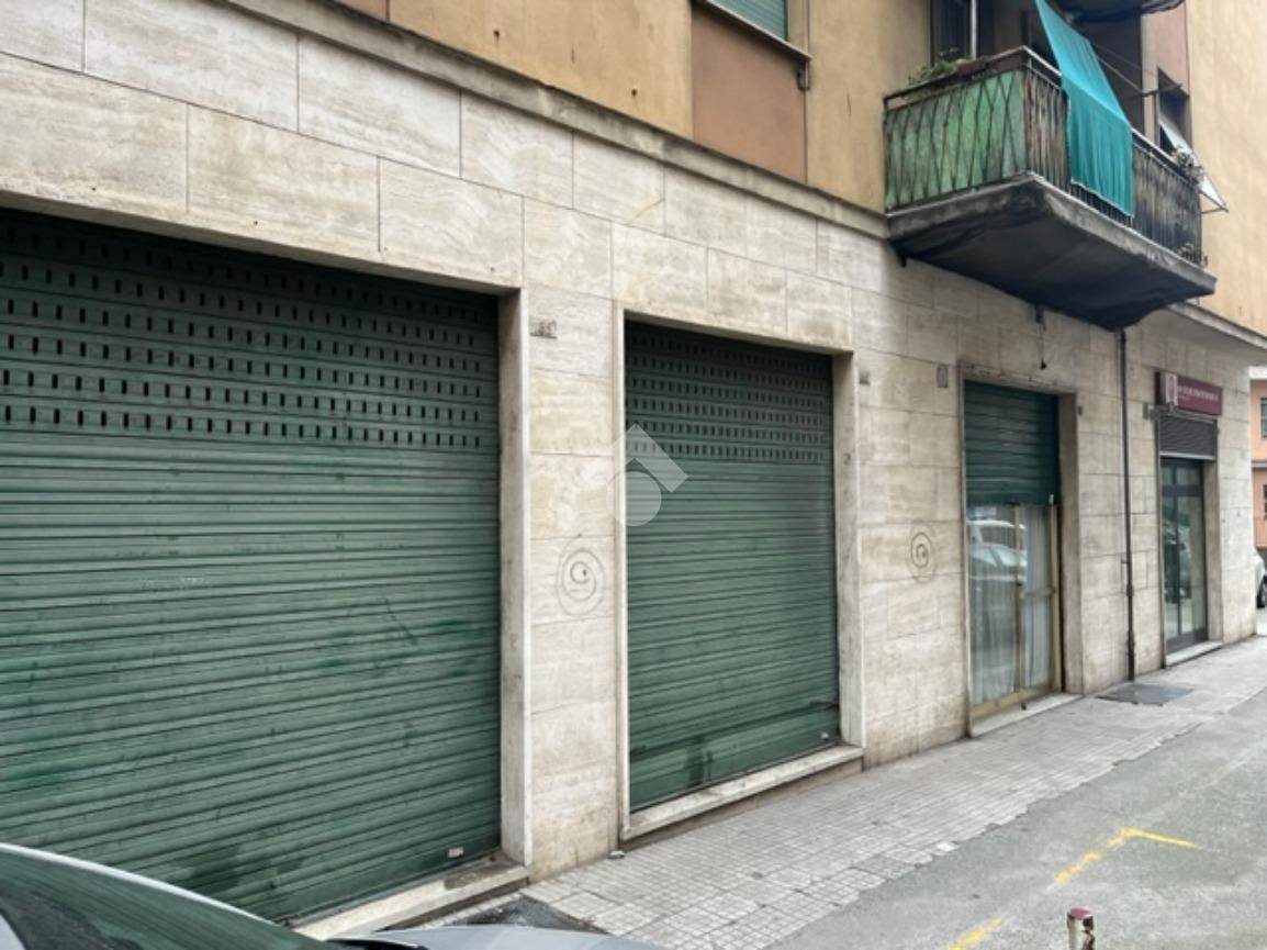 Locale commerciale in Vendita