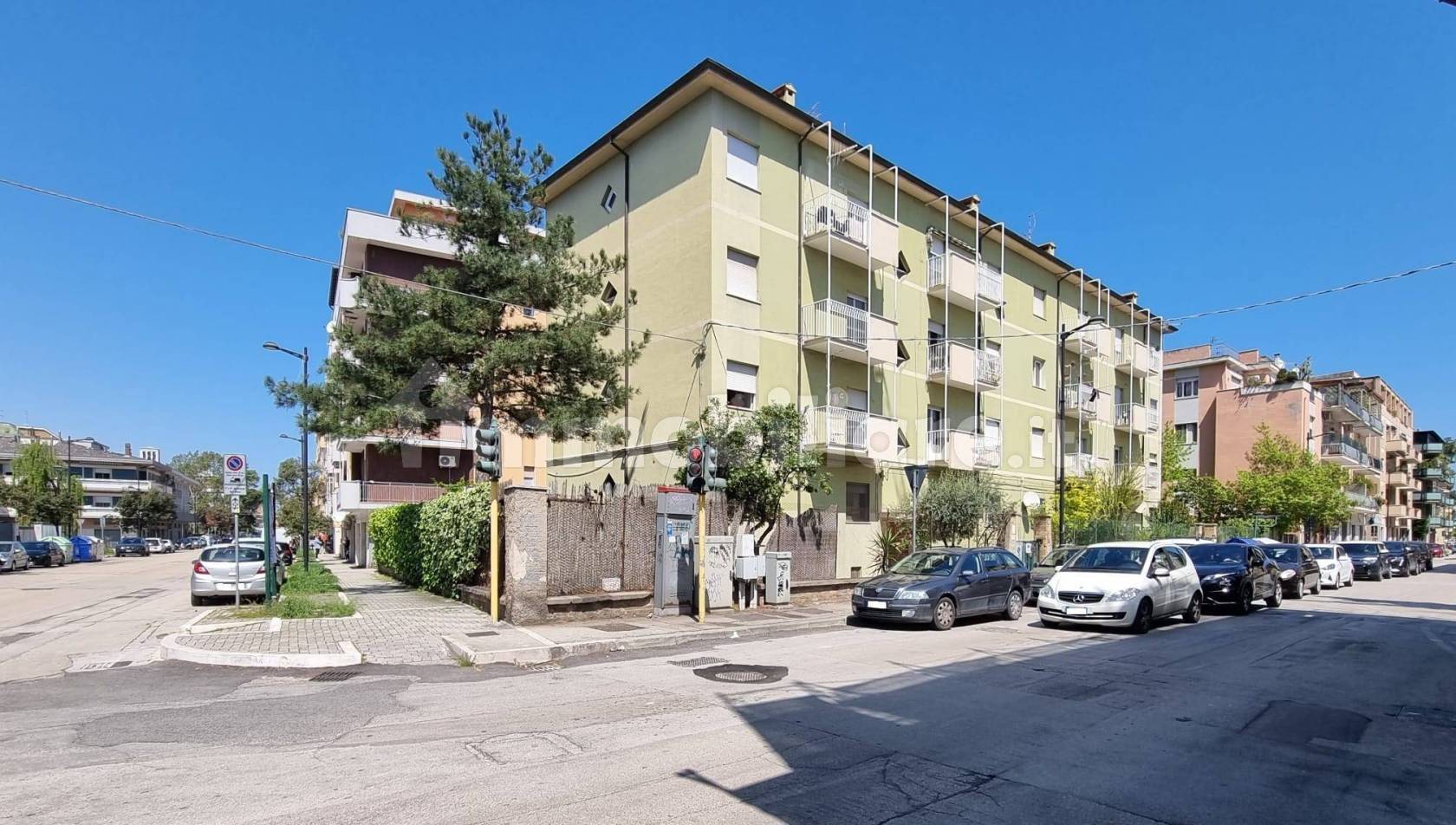 Quadrilocale via Silvio Spaventa 35, Stadio - Lungomare Colombo, Pescara