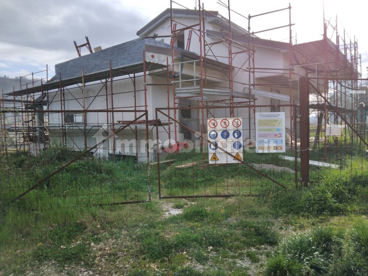 Villa unifamiliare, nuova, 280 m², Subbiano