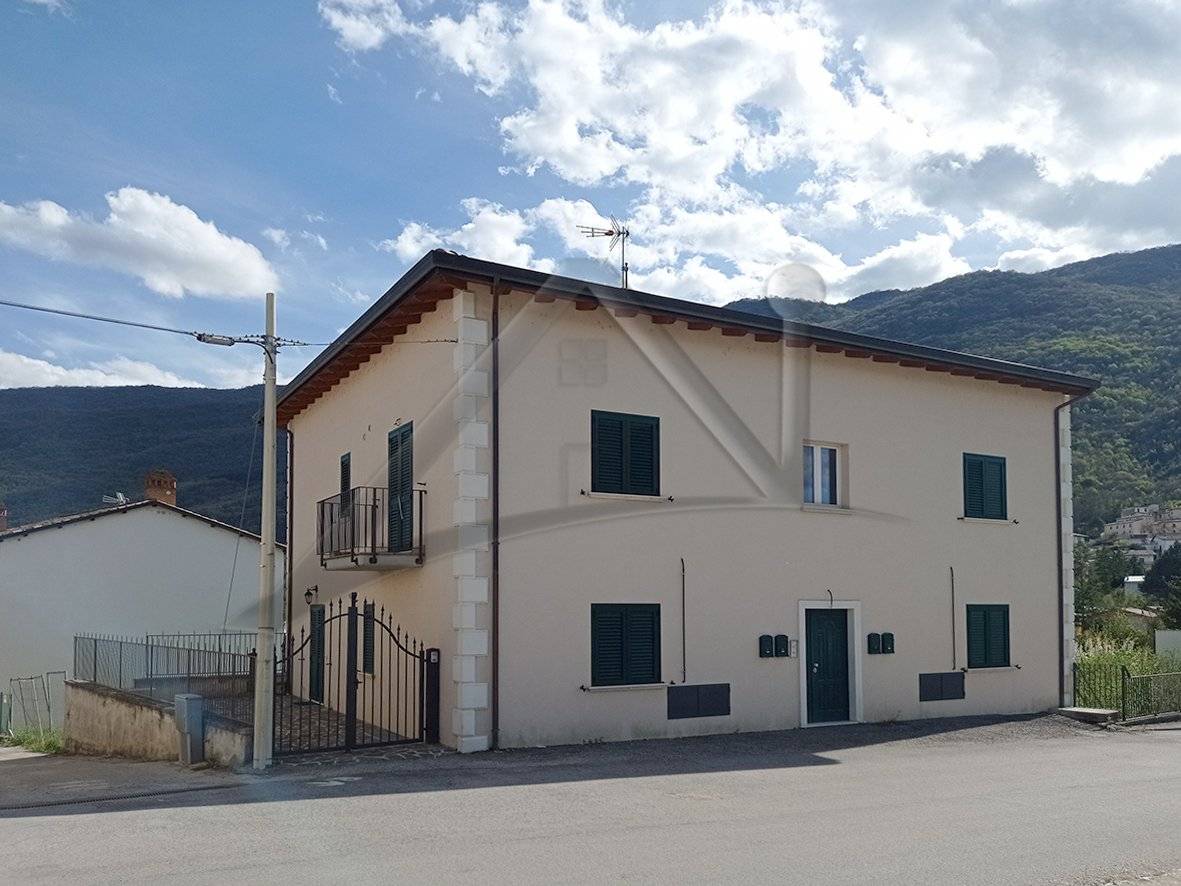 Trilocale via delle Scuole 35, Centro, Villa Sant'Angelo