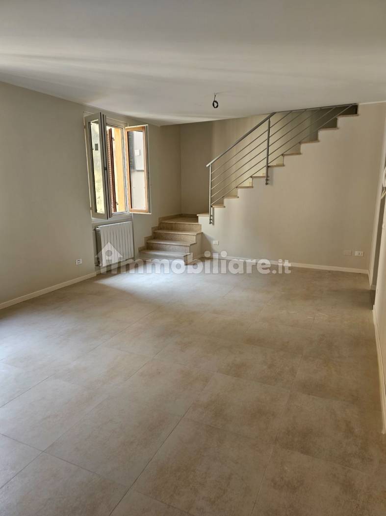 Trilocale ottimo stato, primo piano, Centro, Cremona