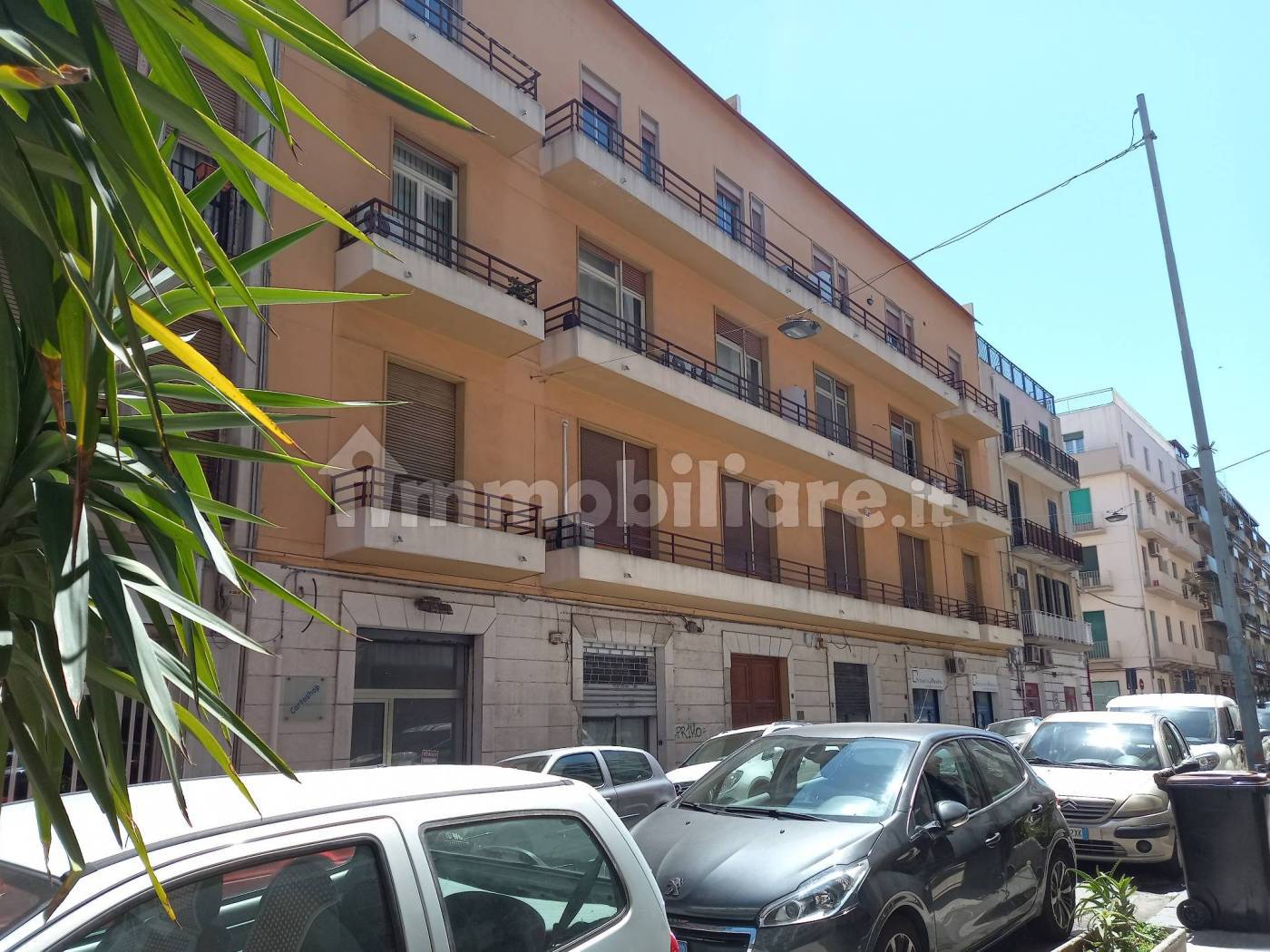 Locale commerciale in Vendita