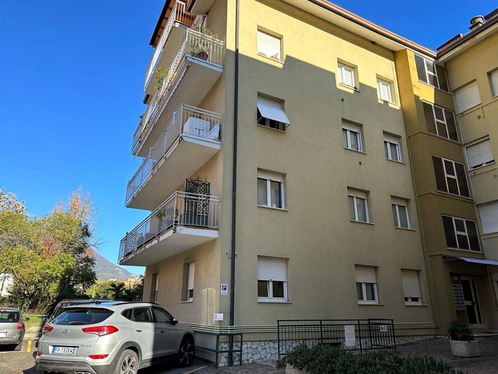 Quadrilocale viale dei Tigli 22/B, Centro, Riva del Garda