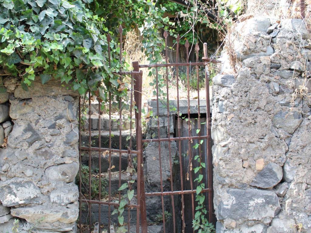 Vendita Rustico in Strada 9 Praiola 4 Riposto. Da ristrutturare, 132 m² ...