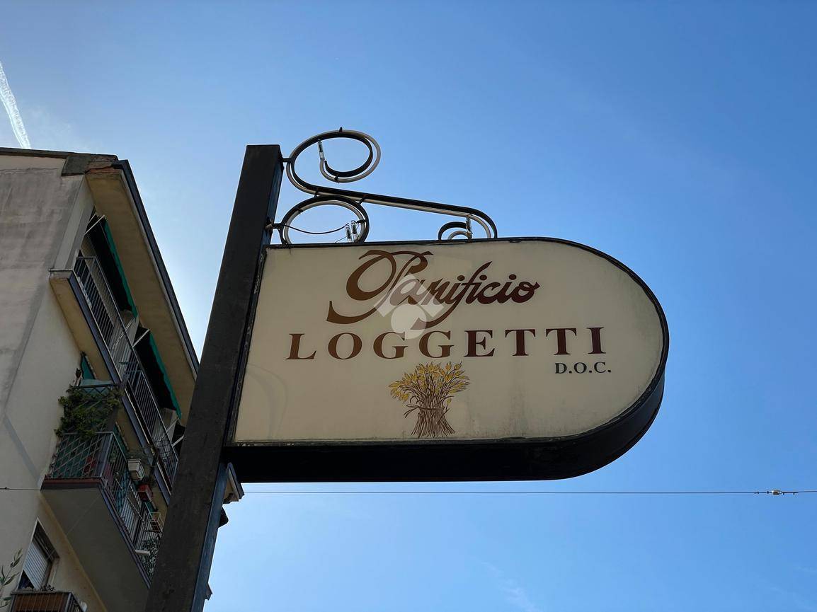 Locale commerciale in Vendita