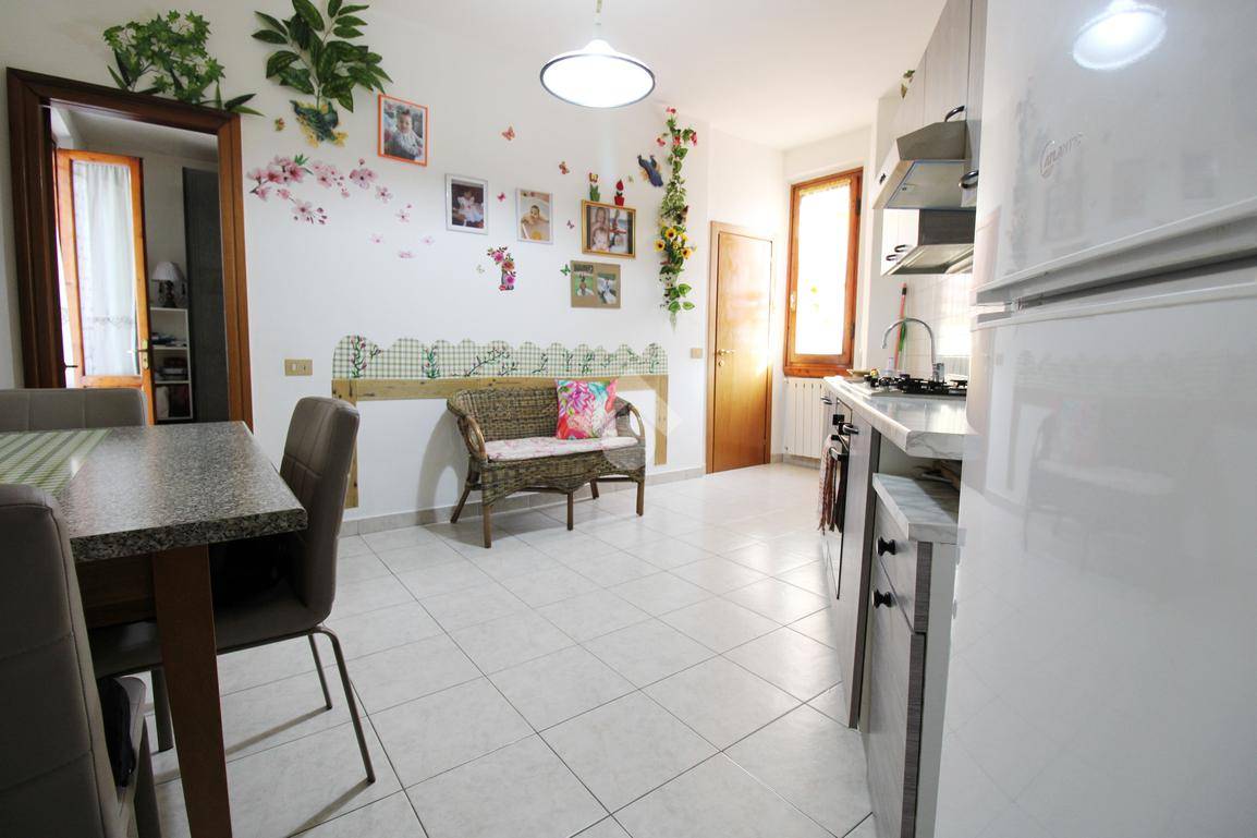 Trilocale via Clitumno, Chiesanuova, Prato