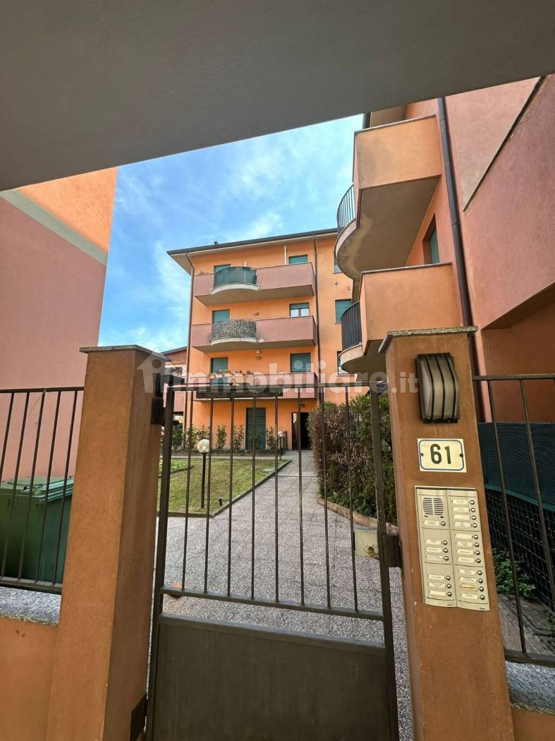 Bilocale via 24 Maggio 63, Centro, Arcore