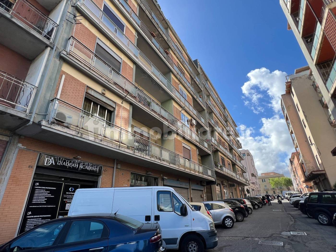 Quadrilocale via Bartolomeo da Neocastro 22, La Farina - Stazione, Messina