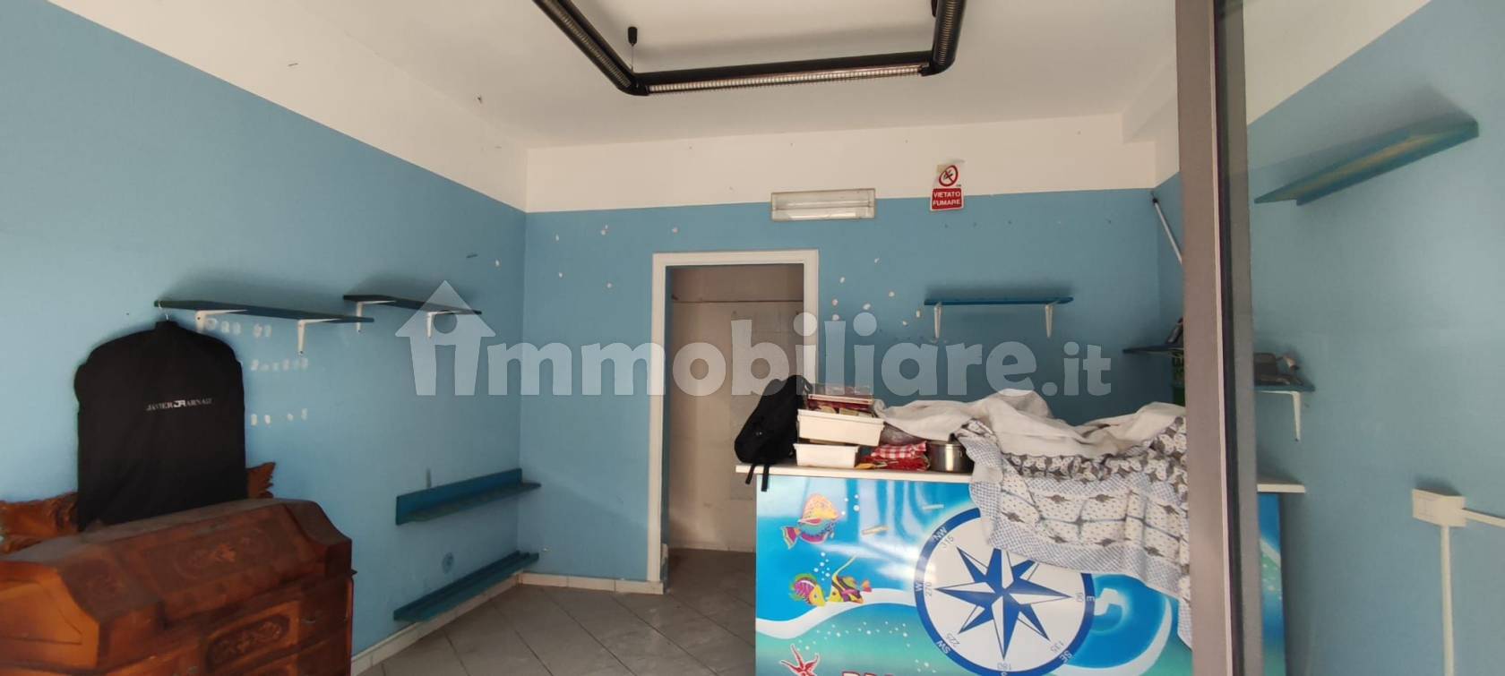 Locale commerciale in Vendita