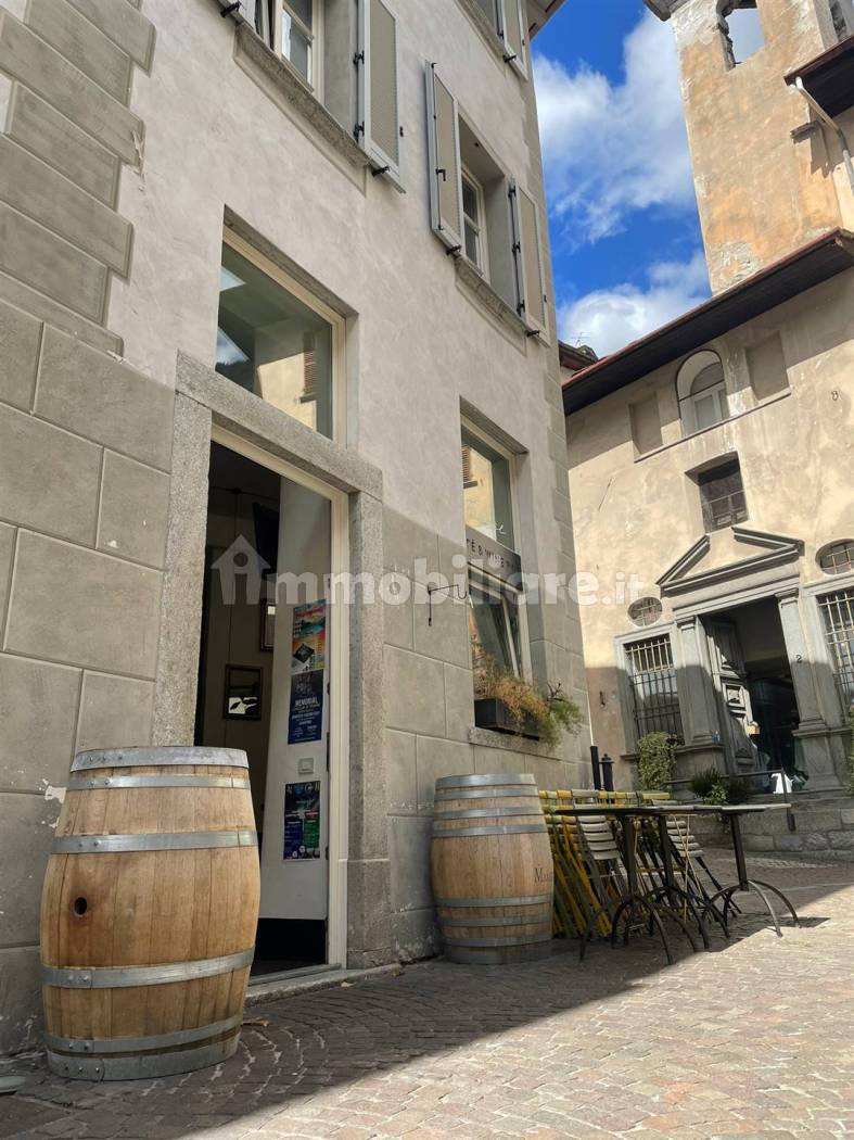 Locale commerciale in Vendita