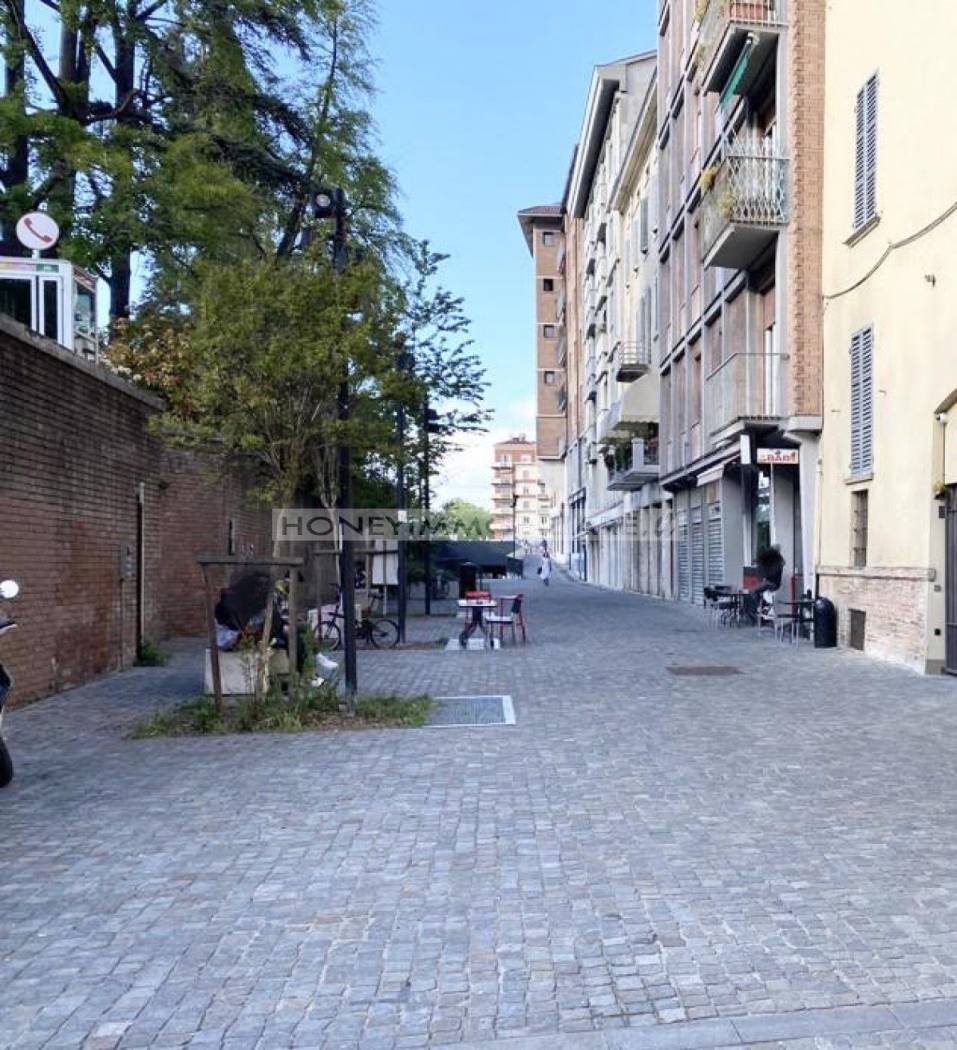 Locale commerciale in Vendita