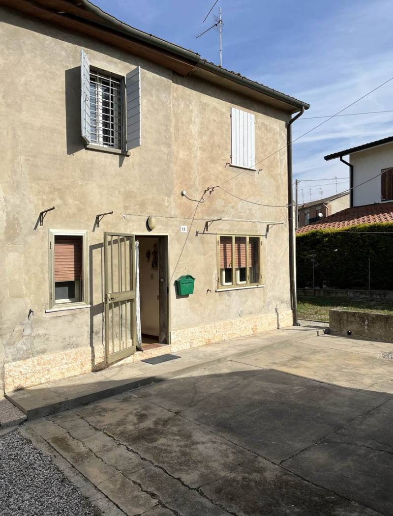 Trilocale da ristrutturare, piano terra, San Bartolomeo, Ferrara
