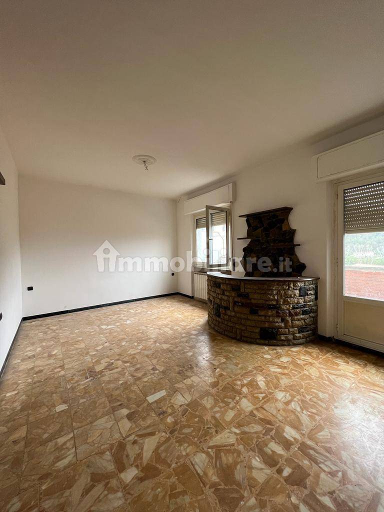 Appartamento piazza Giuseppe Garibaldi, Centro, Aulla