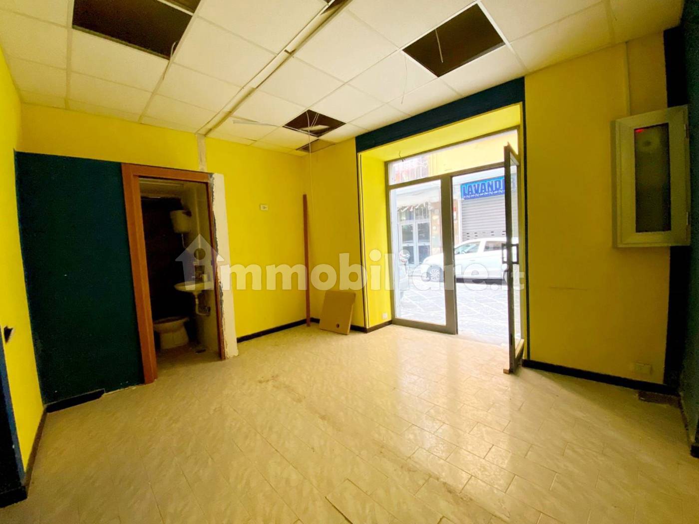 Locale commerciale in Vendita