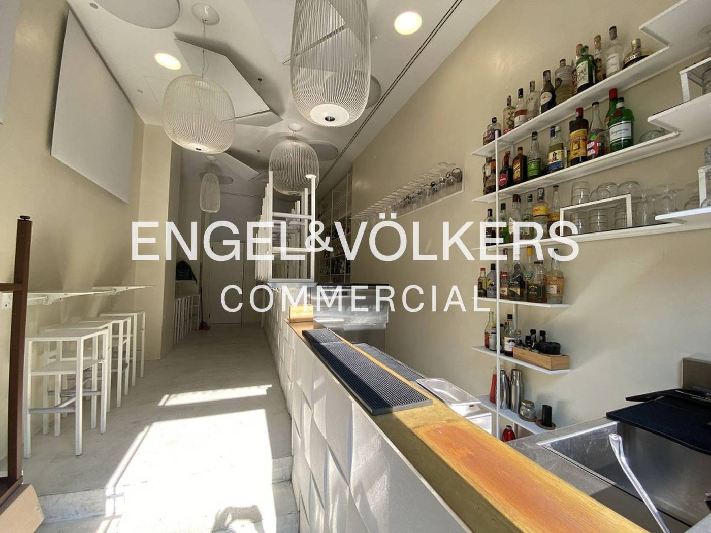 Locale commerciale in Vendita