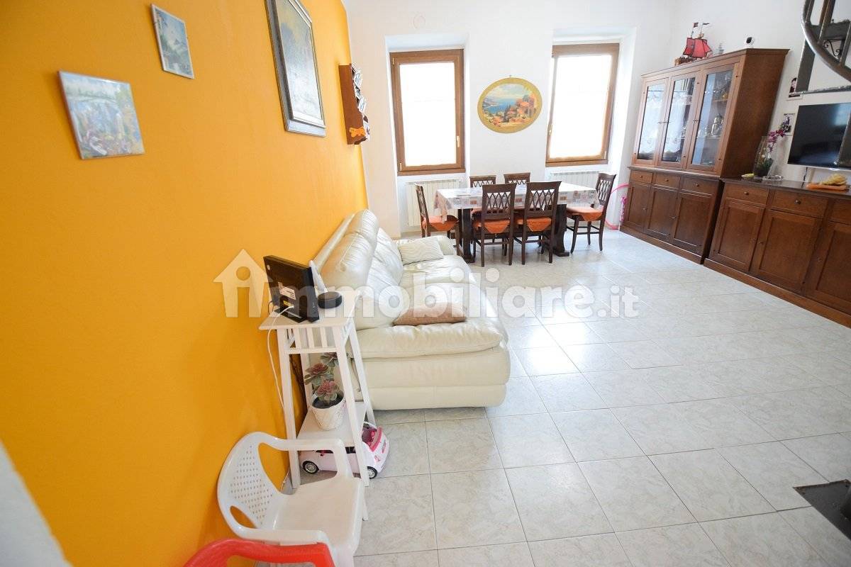 Trilocale via Tenaglie 15, Centro, Ornago