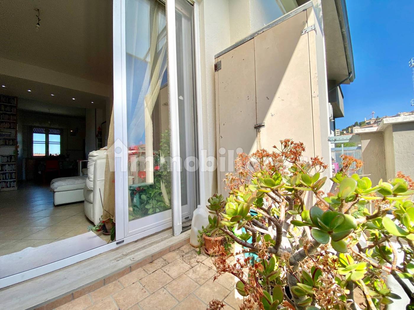 Trilocale via Silvio Scandalli, Centro, Camerano