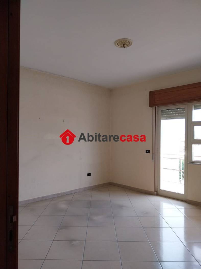 Quadrilocale buono stato, terzo piano, Aversa