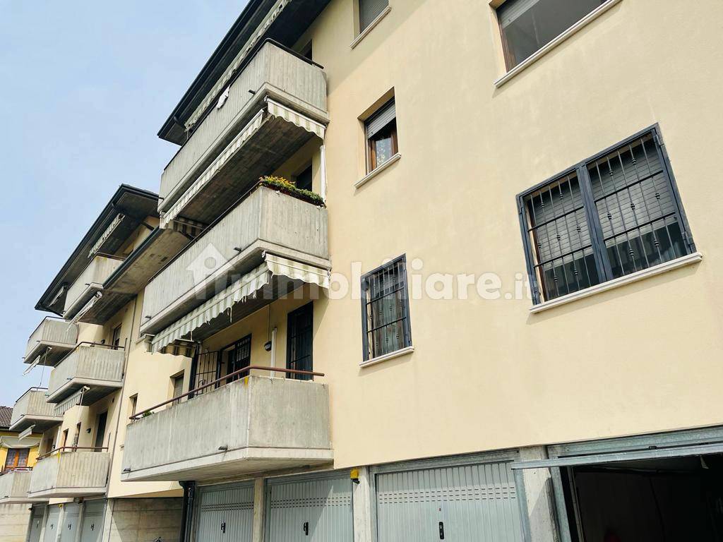 Trilocale via Pietro Rescatti 2, Folzano, Brescia