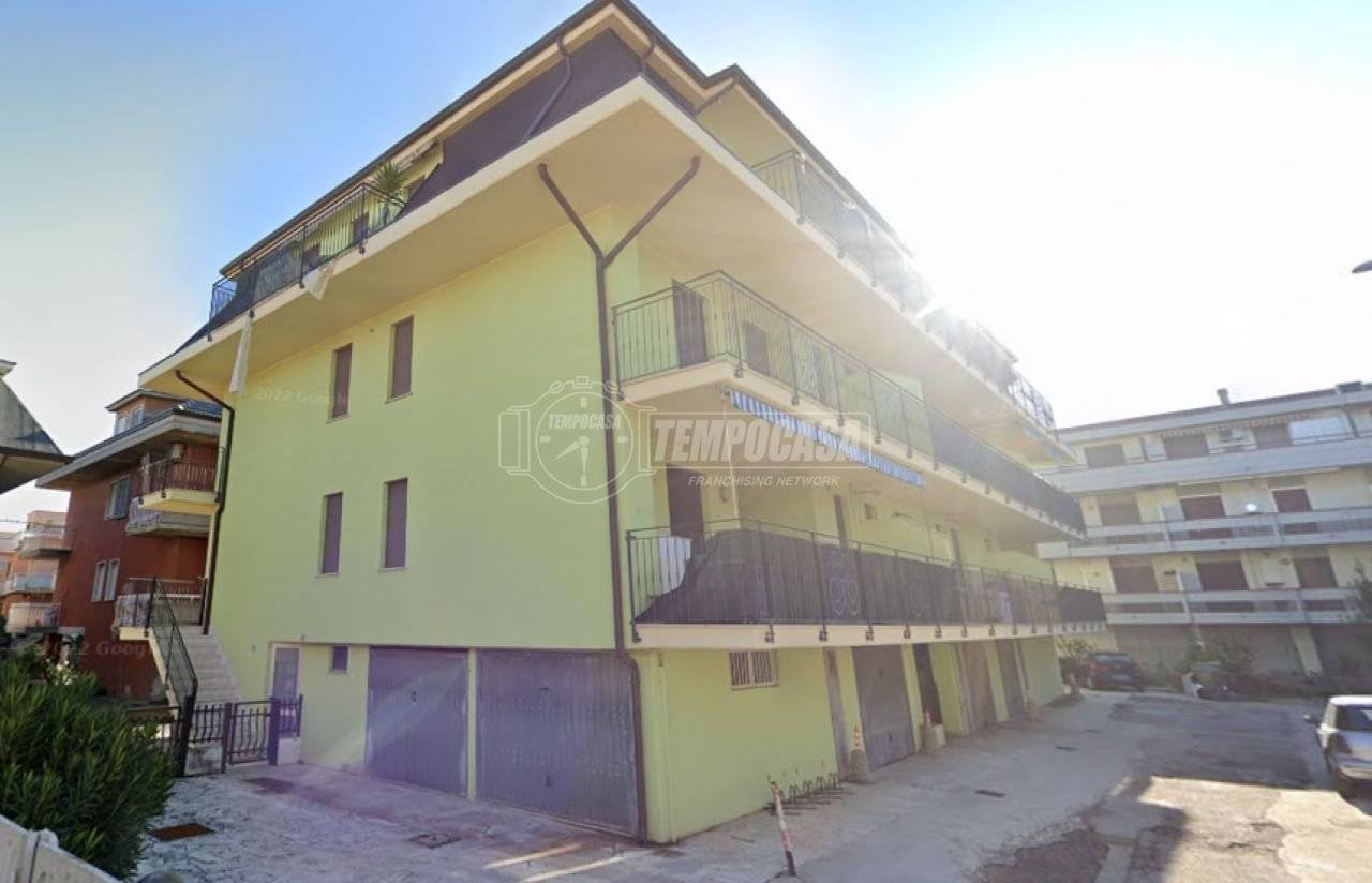 Trilocale via Dante Alighieri 62, Centro, Martinsicuro