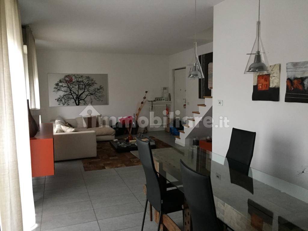 Trilocale viale Giuseppe Azari 29, Pallanza Centro, Verbania