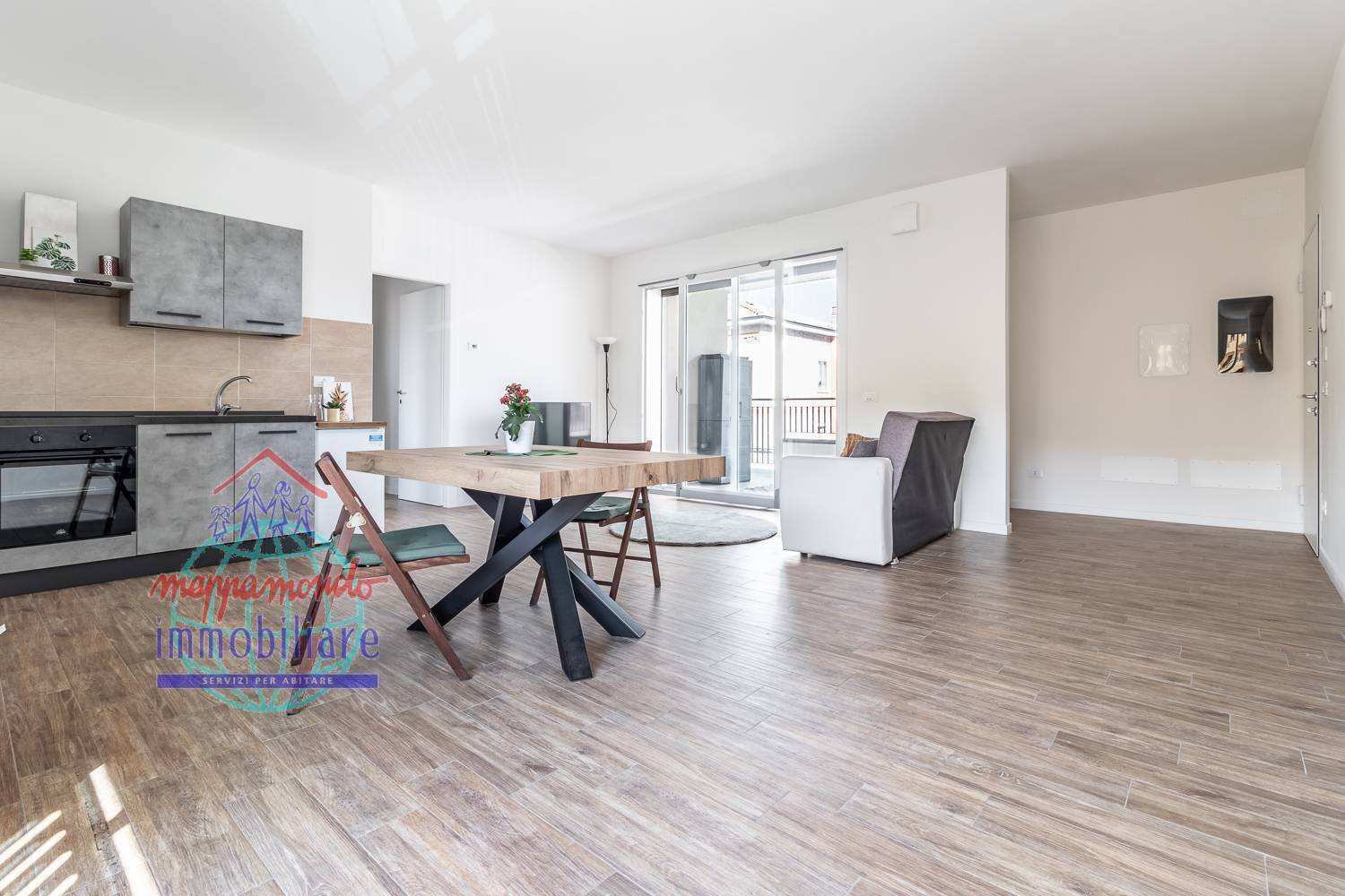 Quadrilocale via Ugo Foscolo 7, Cento Paese, Cento