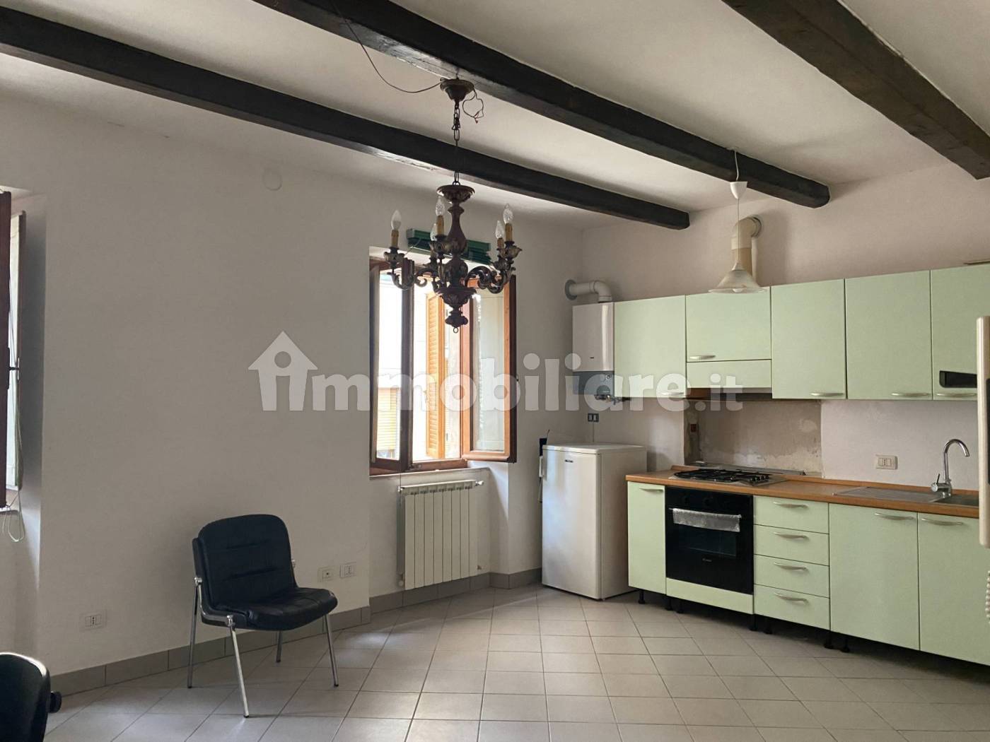 Trilocale primo piano, Macerata