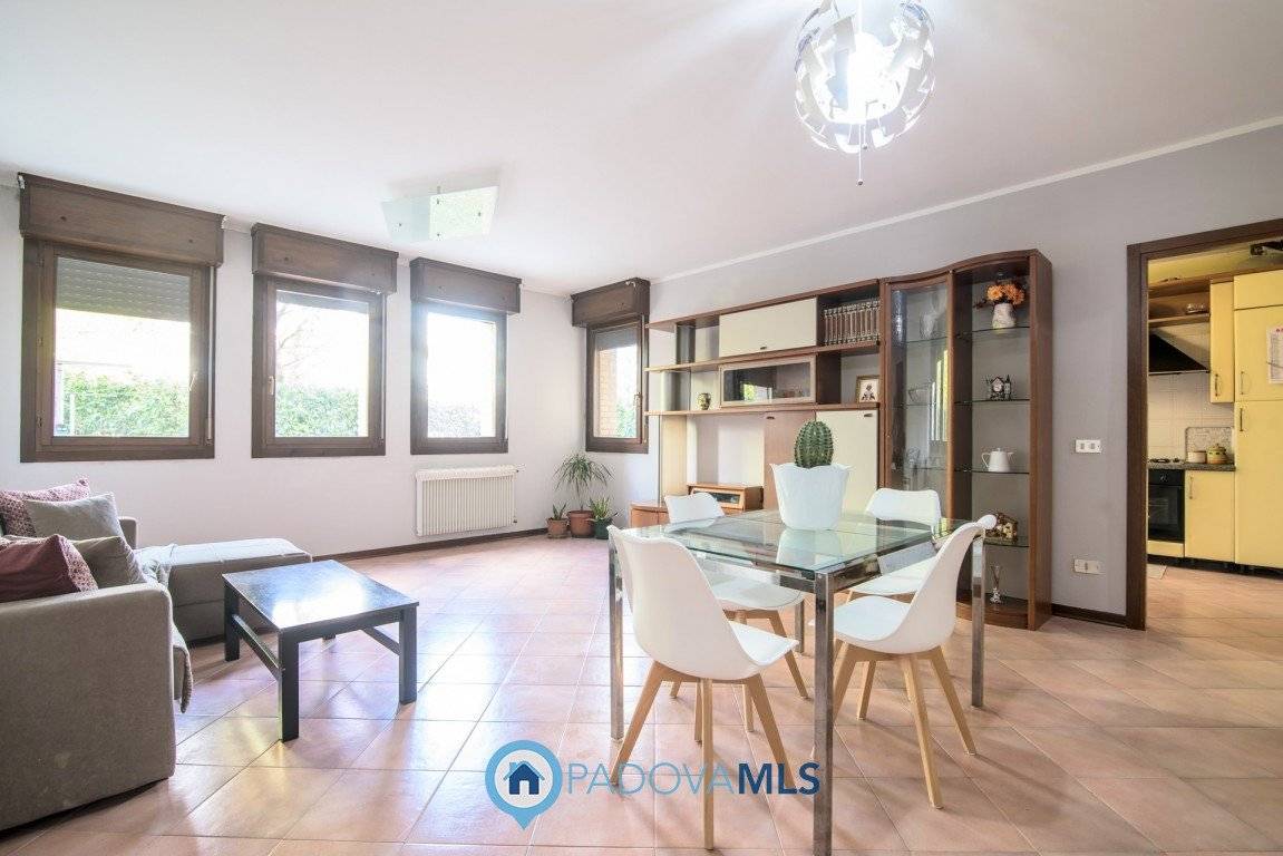 Quadrilocale via Vasco Pratolini, Mejaniga, Cadoneghe