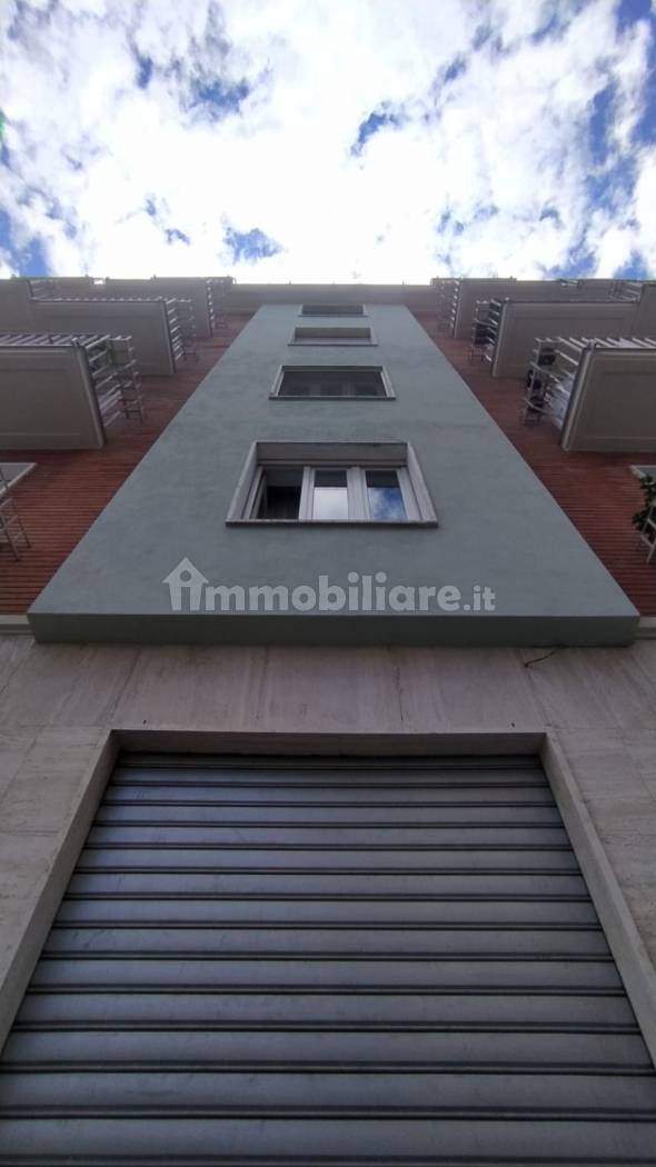 Locale commerciale in Vendita