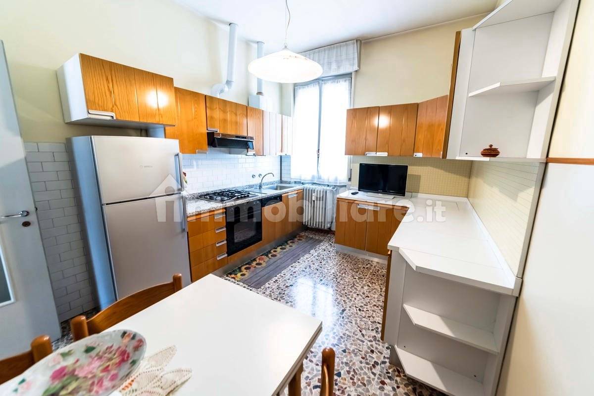 Bilocale via Magenta, 8, Centro, Muggiò