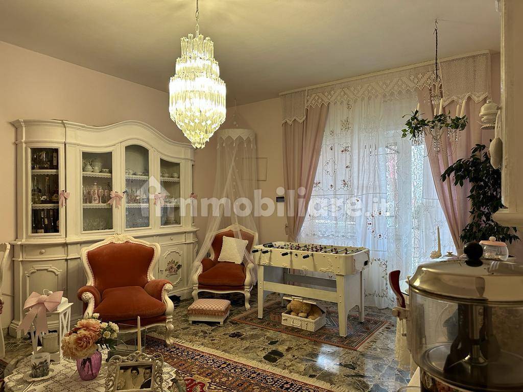 Appartamento piazza Giosuè Carducci, Centro, Grottammare