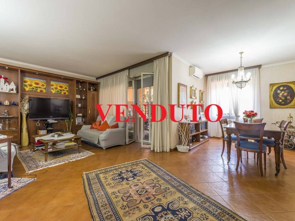 Vendita Appartamento Roma. Quadrilocale in via Fiume Bianco 47/a. Buono ...