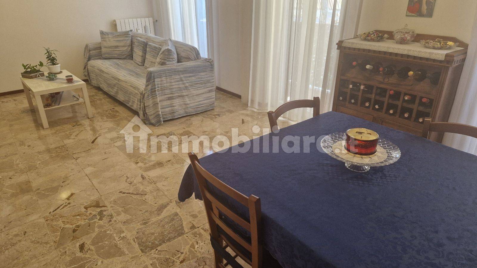 Trilocale via Primavera 8, Centro, Trecate