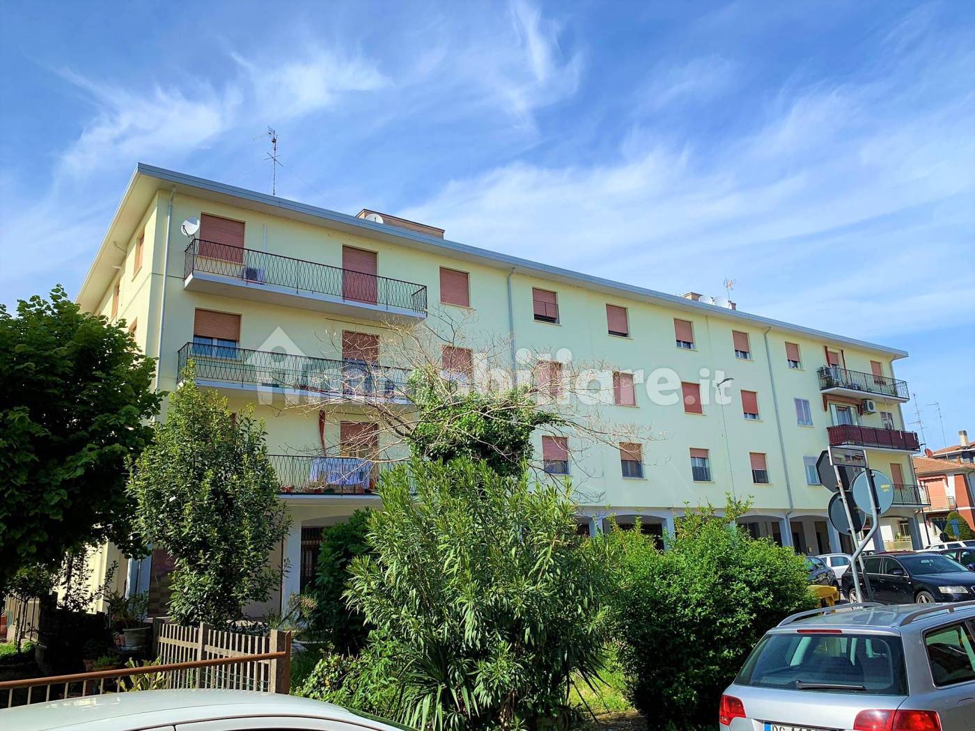 Trilocale piazza Martiri 29, Centro, Bondeno