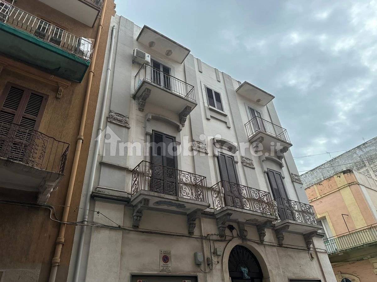 Trilocale via Diego Peluso, 43, Tre Carrare, Taranto