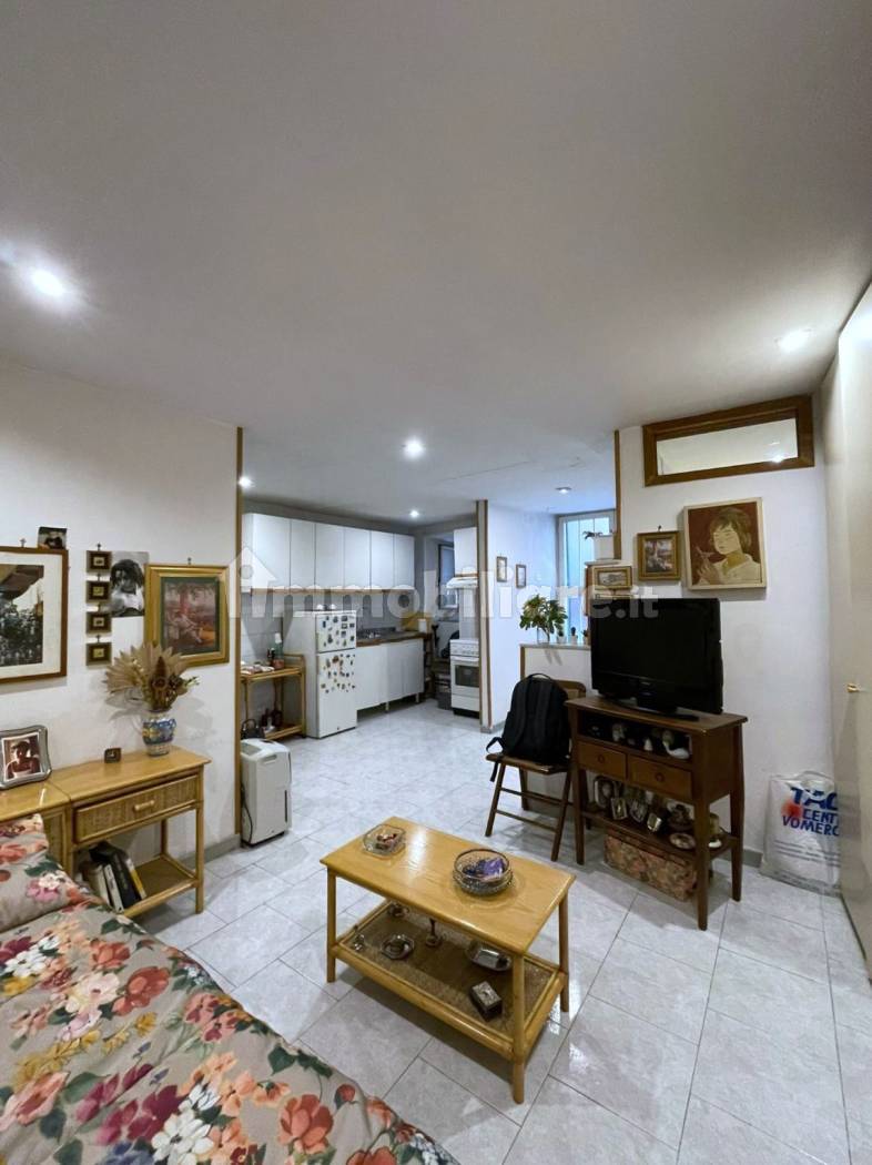 Monolocale via Case Puntellate, Arenella, Napoli