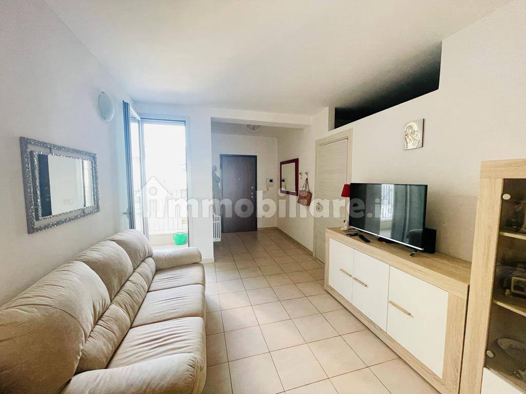 Trilocale via Gioacchino Rossini, Castromediano, Cavallino