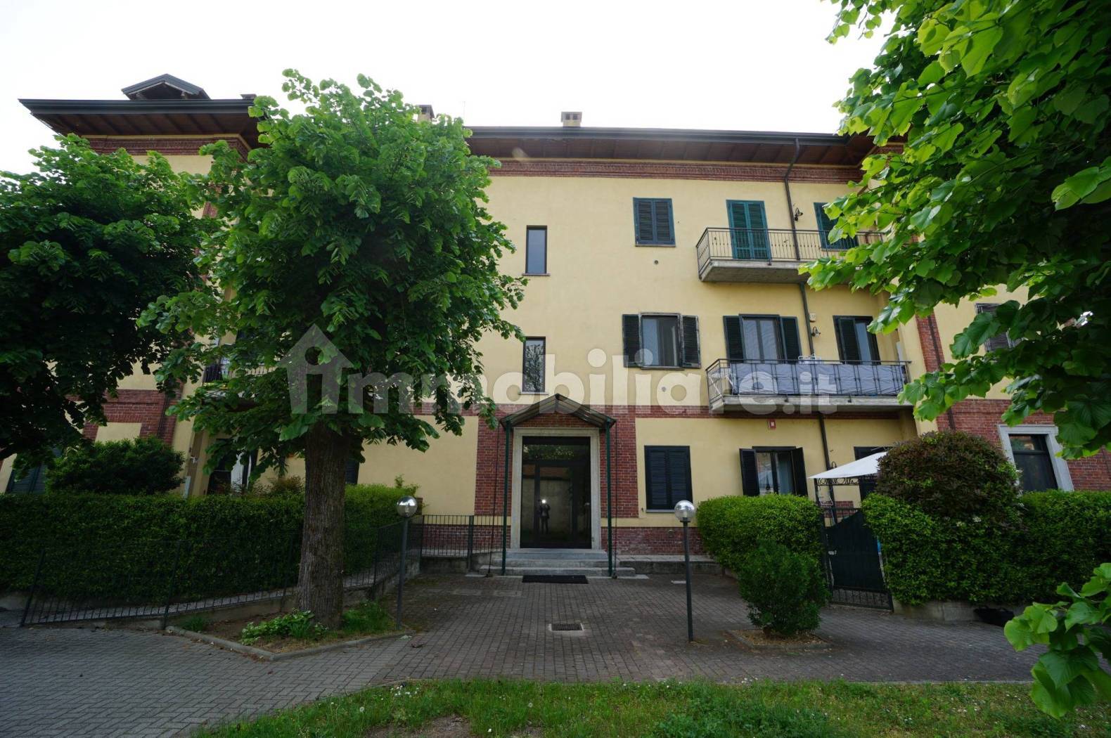 Trilocale piazza 24 Maggio, Centro, Cassolnovo