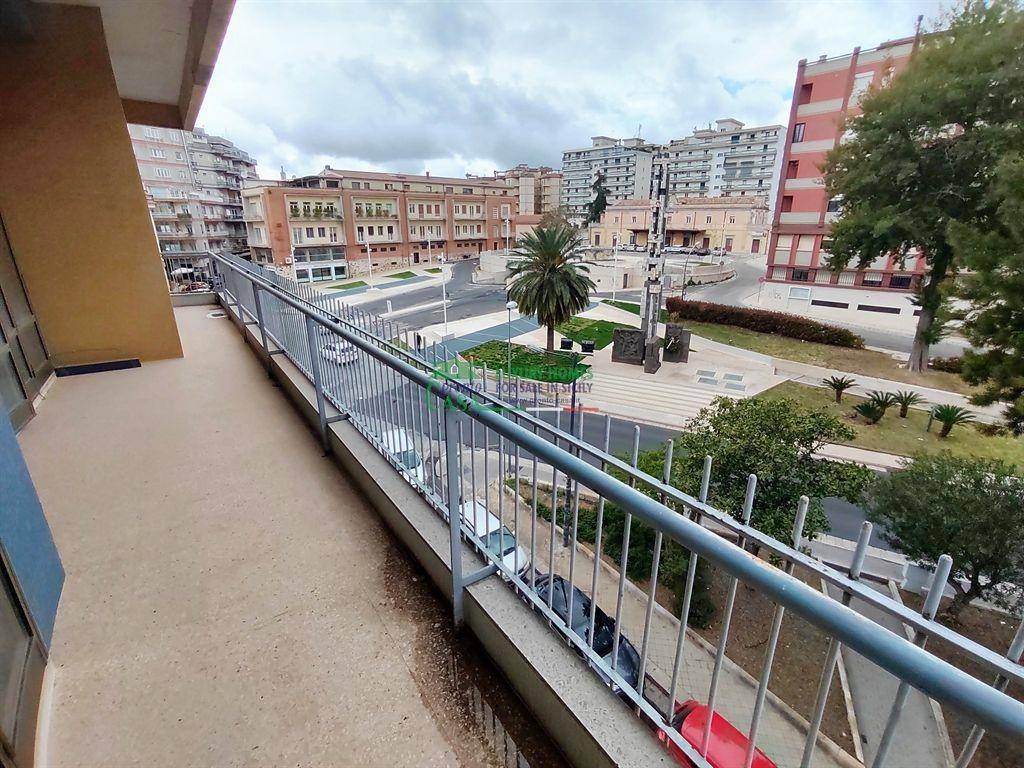 Appartamento buono stato, terzo piano, Centro, Ragusa