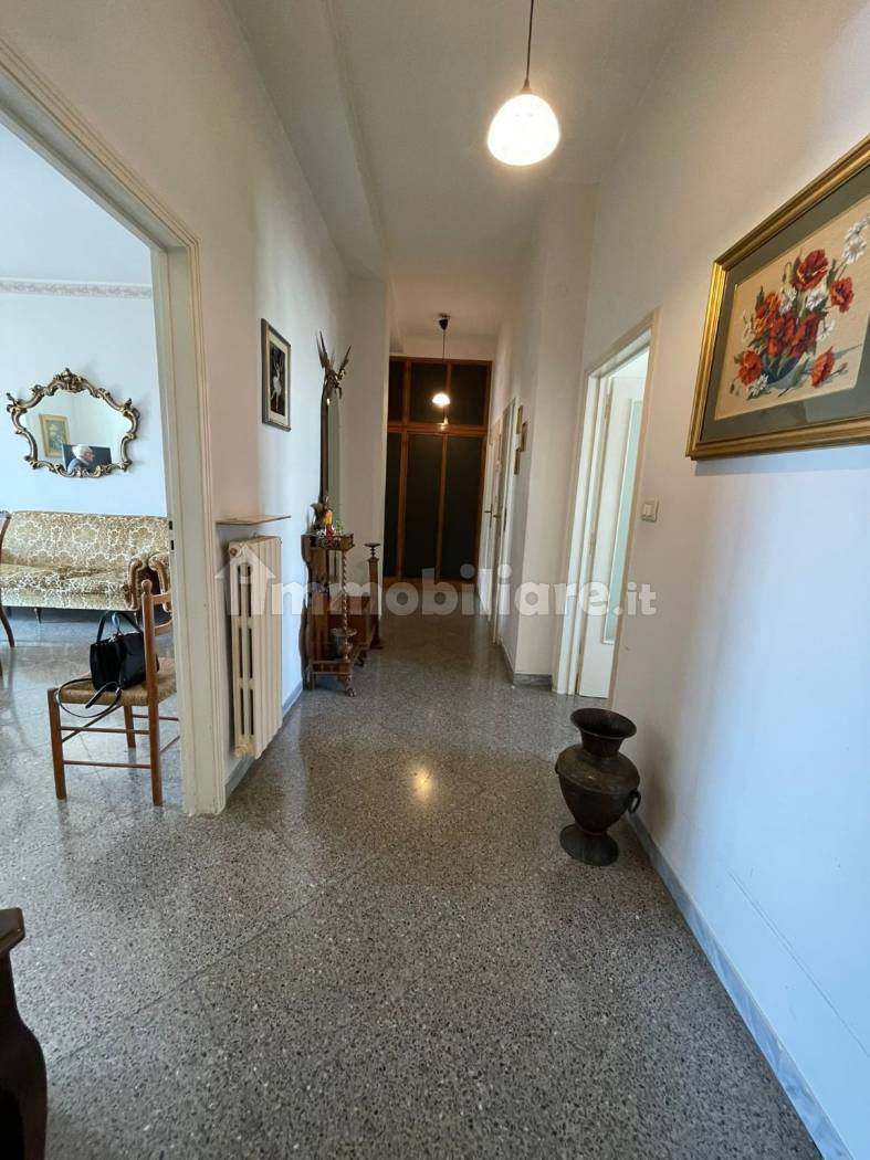 Trilocale via Alcide De Gasperi 21, Bisceglie