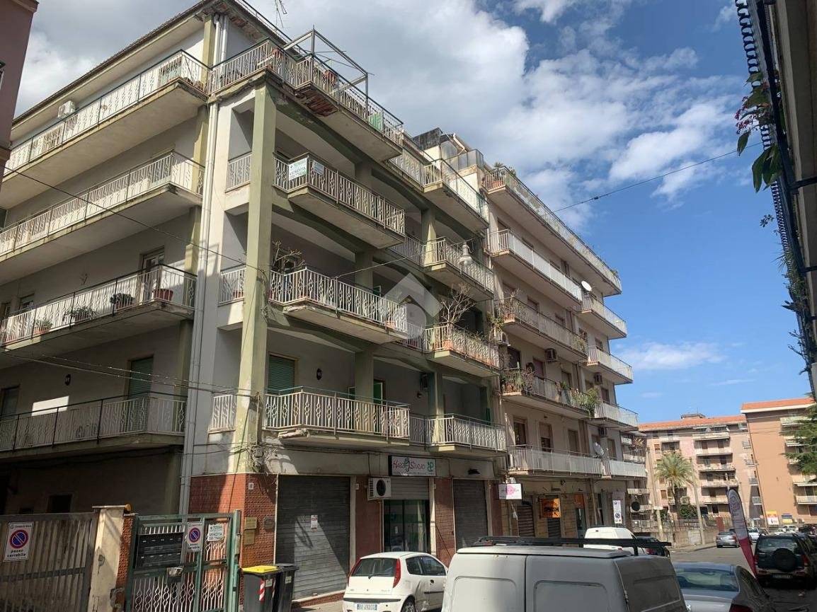 Quadrilocale via Massimo D'Azeglio 48, Centro, Giarre