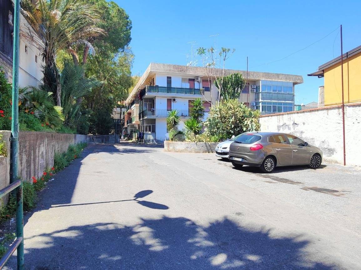 Trilocale via del Falcetto 35, San Giorgio, Catania