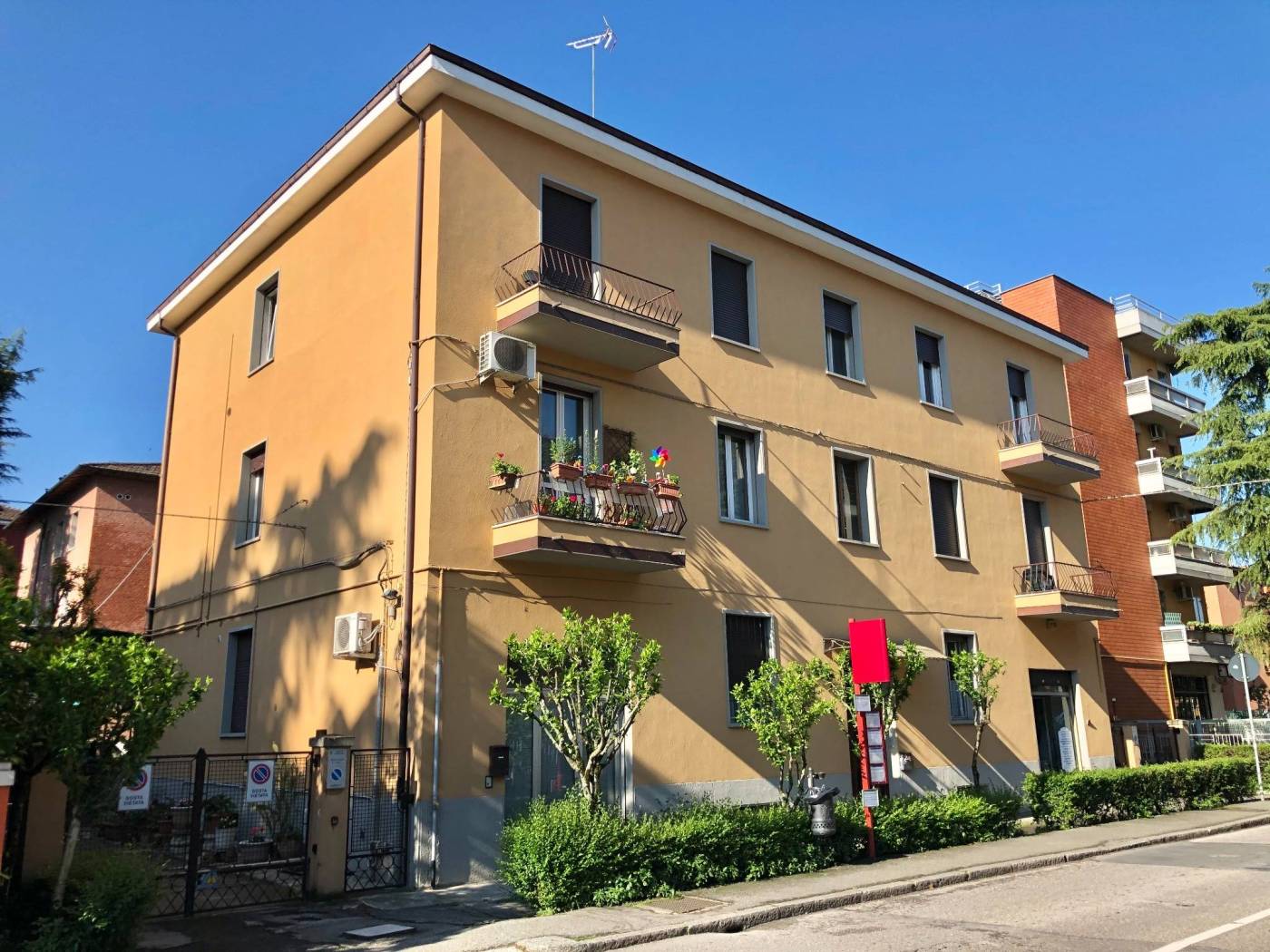Locale commerciale in Vendita