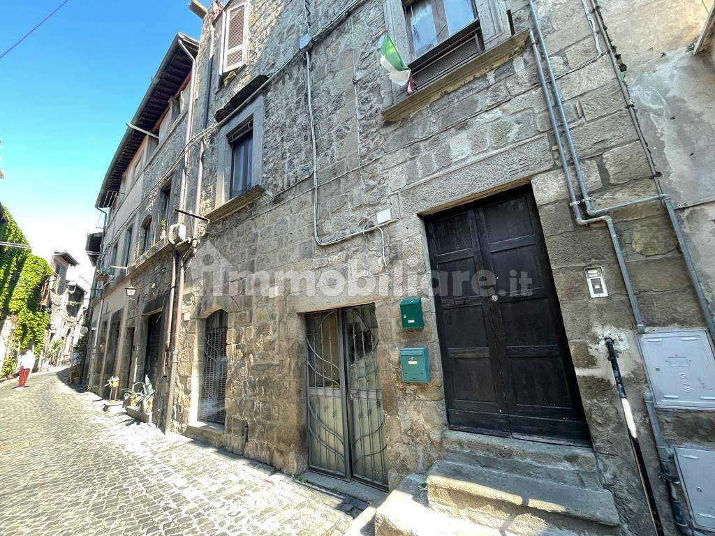 Locale commerciale con laboratorio in Vendita